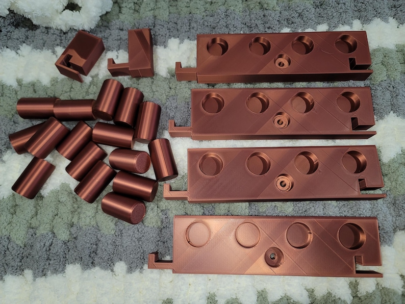 Expandable Chunky Yarn Blanket Loom – 16 Peg Loom for Finger Knitting ...