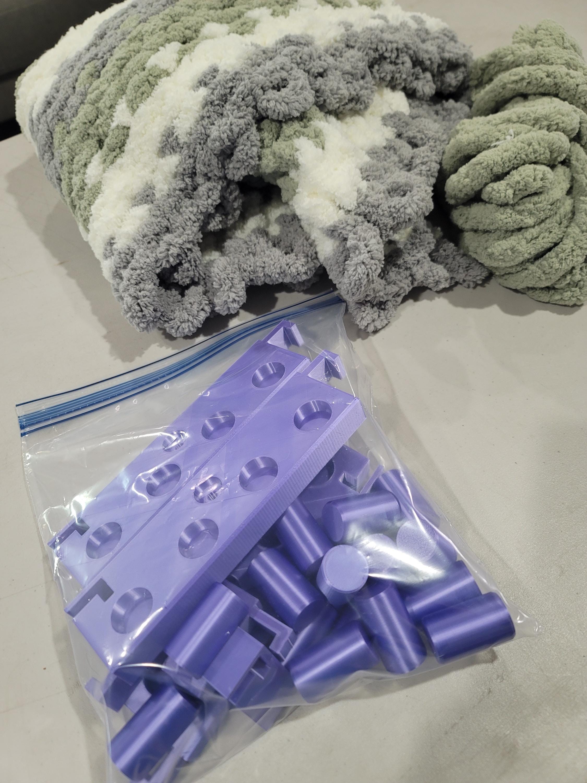 Expandable Chunky Yarn Blanket Loom – 16 Peg Loom for Finger Knitting ...