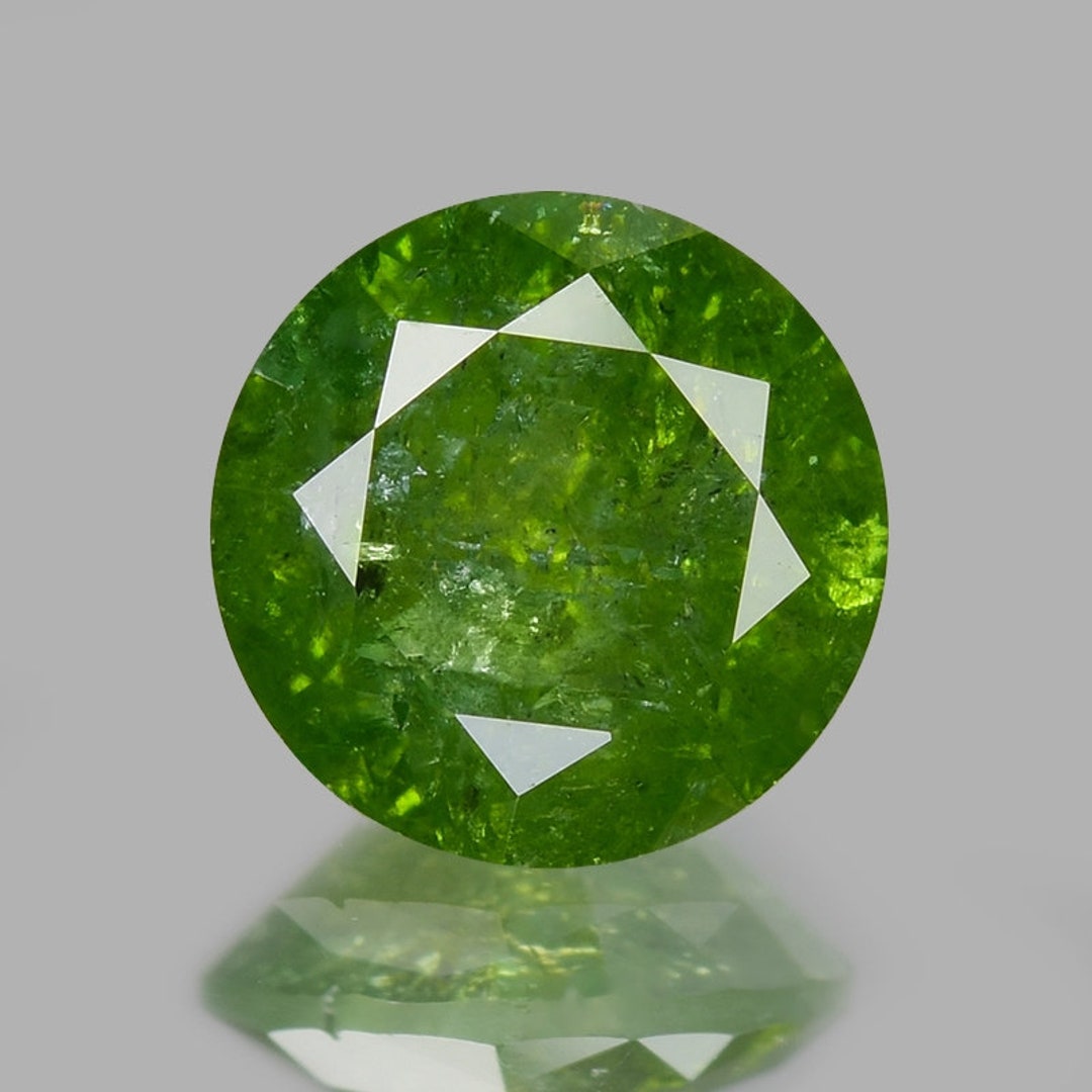 Green Diamond Round Cut Diamond Natural Diamond 0.64 Cts Green Diamond ...