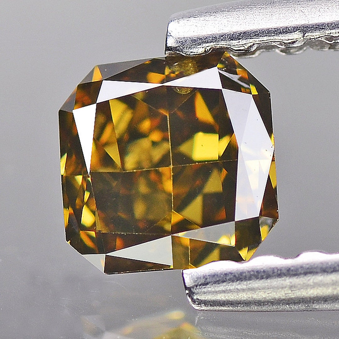 Olive Green Diamond Radiant Cut Diamond Natural Diamond 0.34 Cts Olive ...