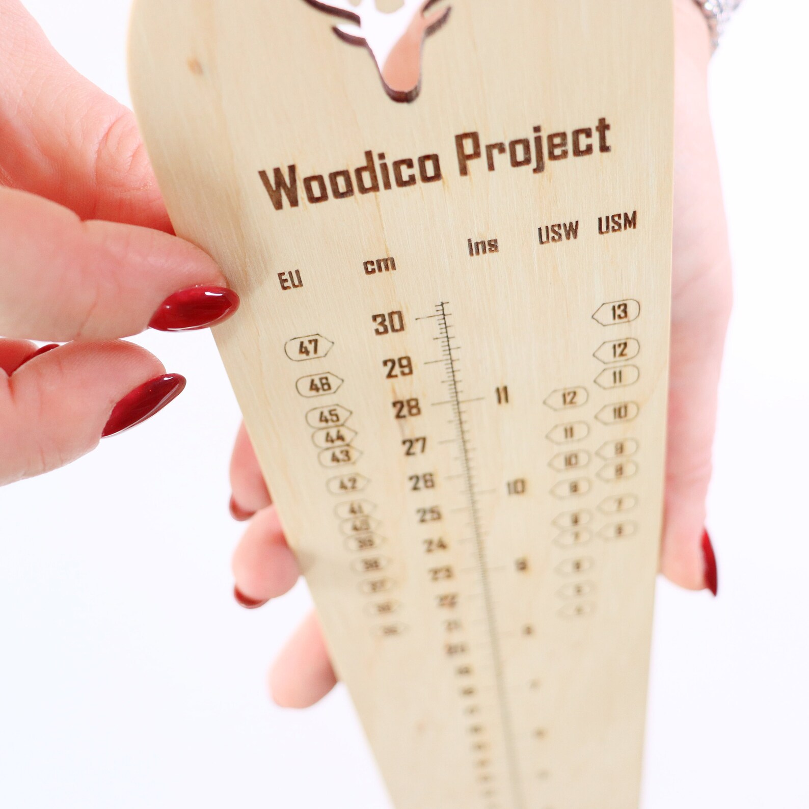 Sock Knitting Ruler Allows to Measure the Foot Length of a Knitted Sock ...