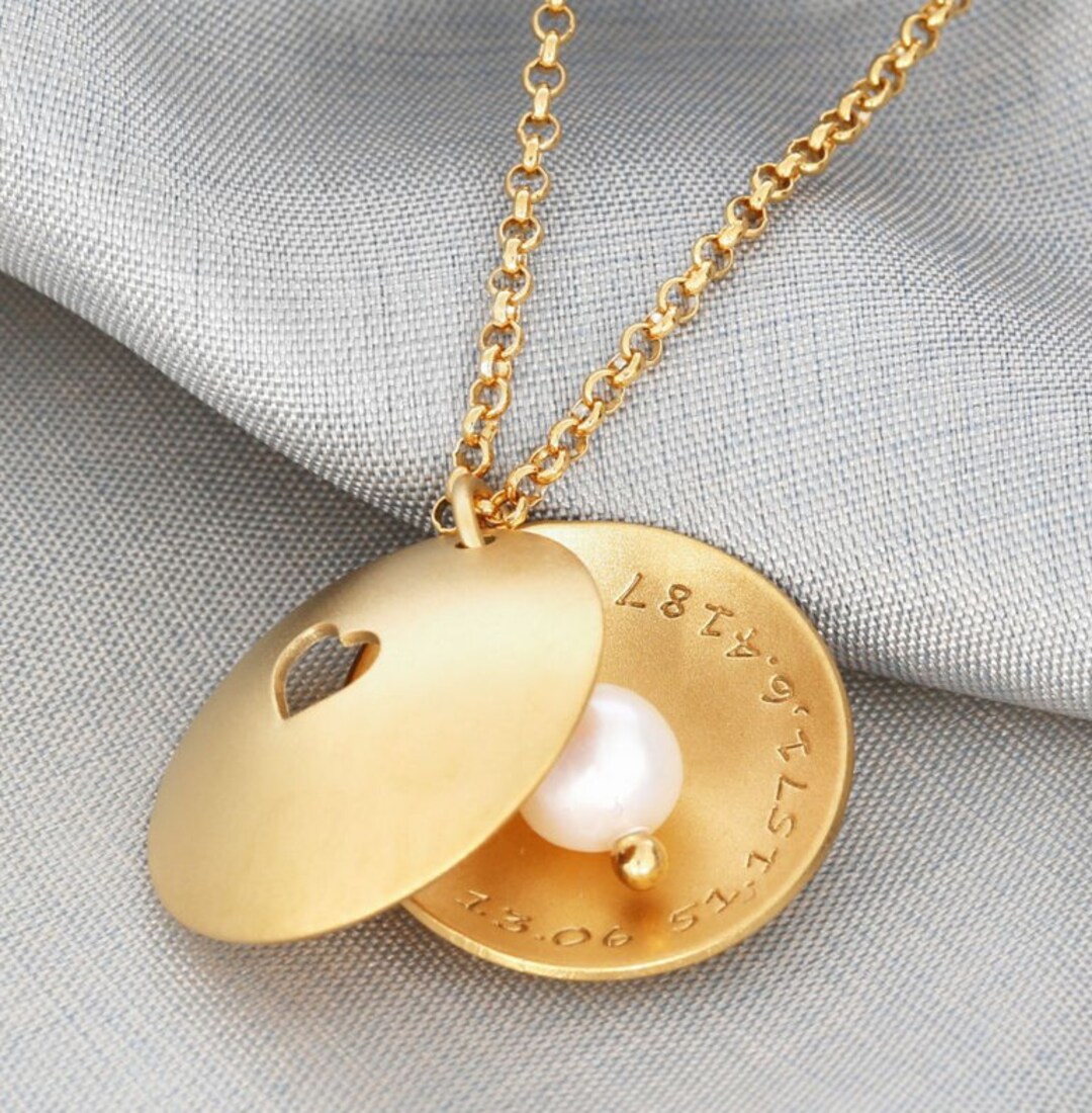 Medallion Name Necklace Gold Chain Engraving Gift to Mother Grandma ...