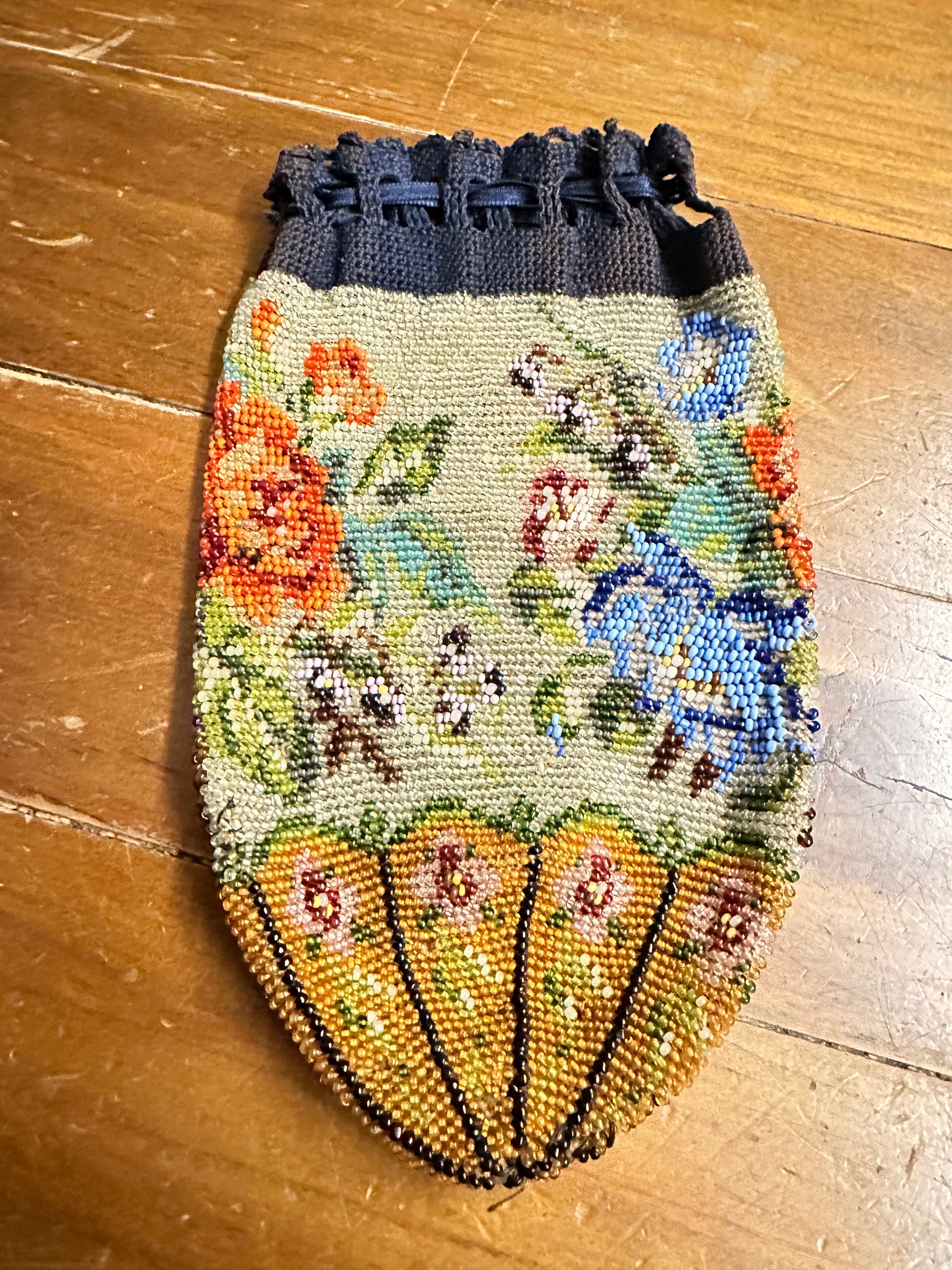 Vintage Brocante Art Deco, Art Nouveau Reticule Beaded Bag Clapper Bag ...