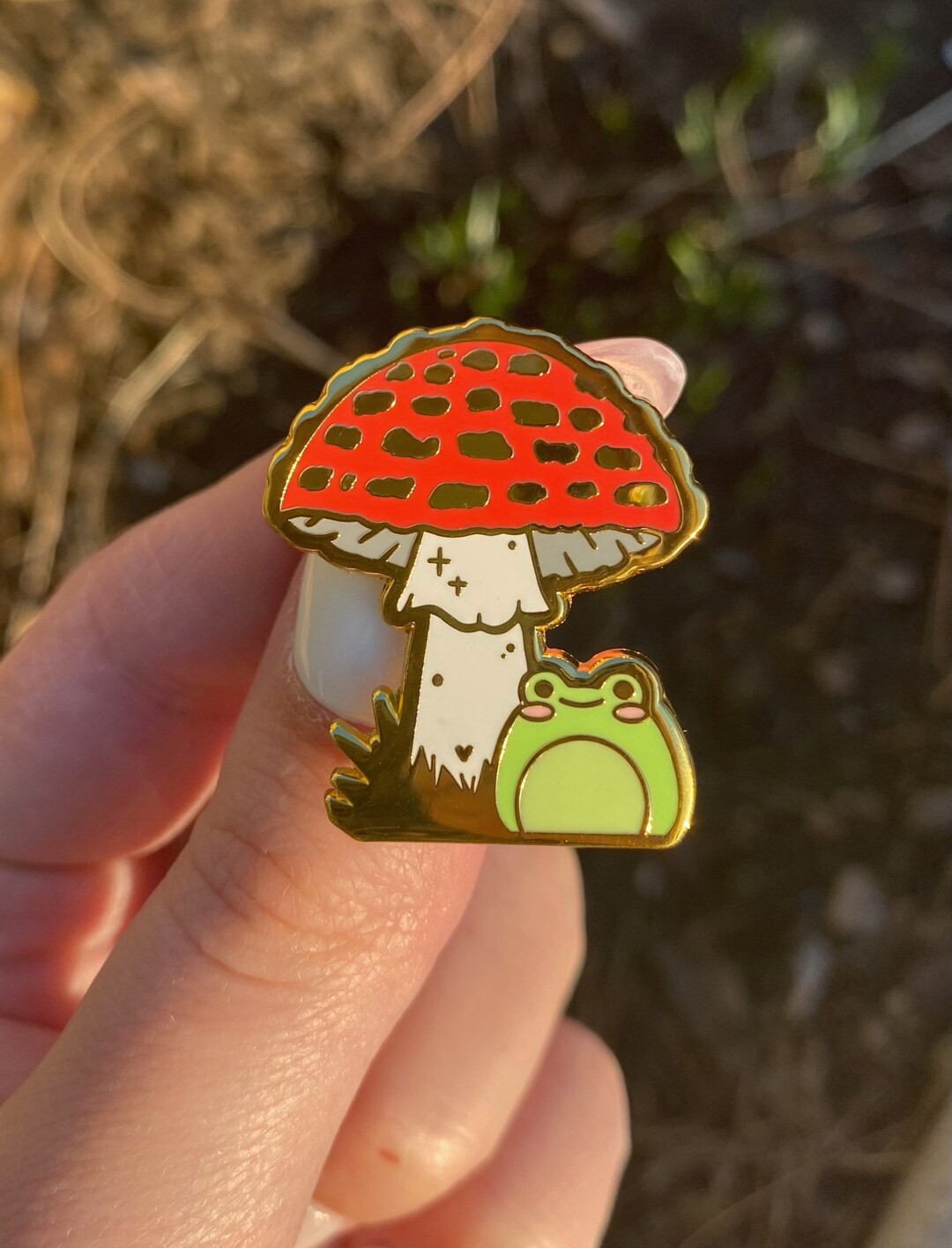Toad and Their Toadstool- Hard Enamel Pin, Gold Plated - Etsy