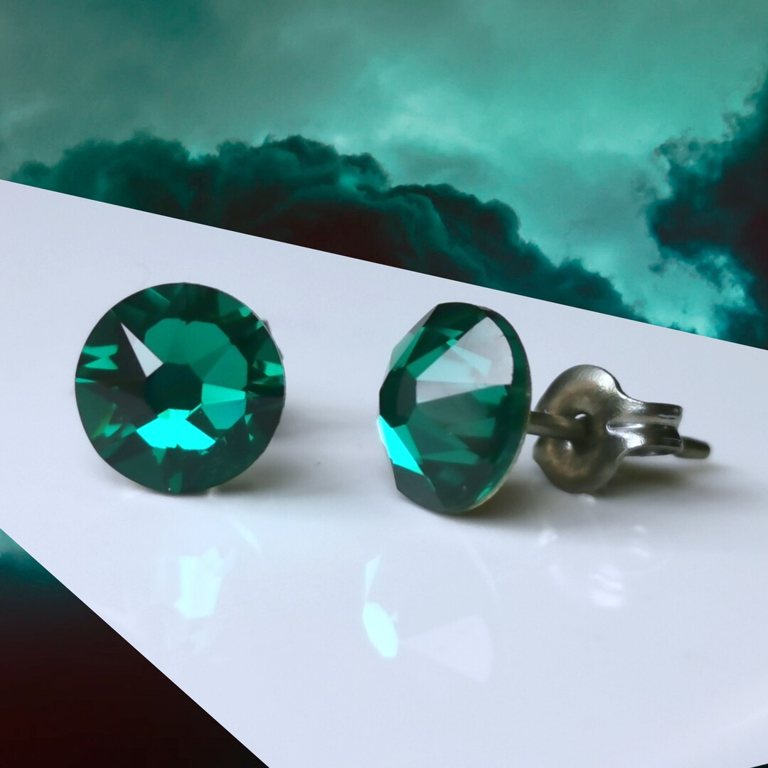 Titanium Emerald Green Coloured Stud Earrings. 6.5mm Wide, Nickel Free ...