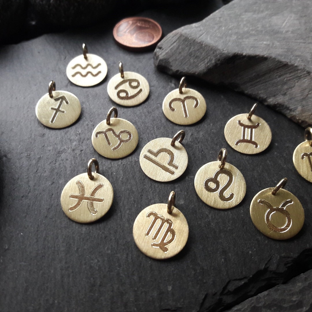 Zodiac Sign 1.2 Cm Engraving Plate Pendant in 333 Yellow Gold. GK77/12 ...