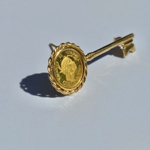 22k Antique Gold Key Pin, Coin Mounted Key Pin, GUAICAMACUTO Indian ...