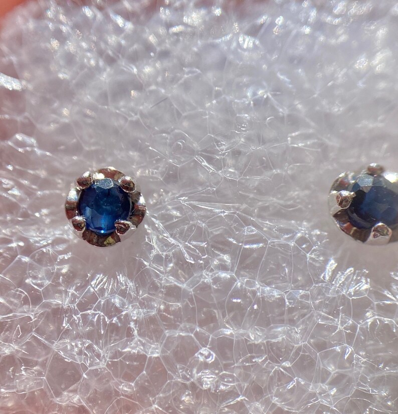 Dark Blue Natural Sapphire Stud Earrings / 2.5mm / 3mm / 4mm | Etsy