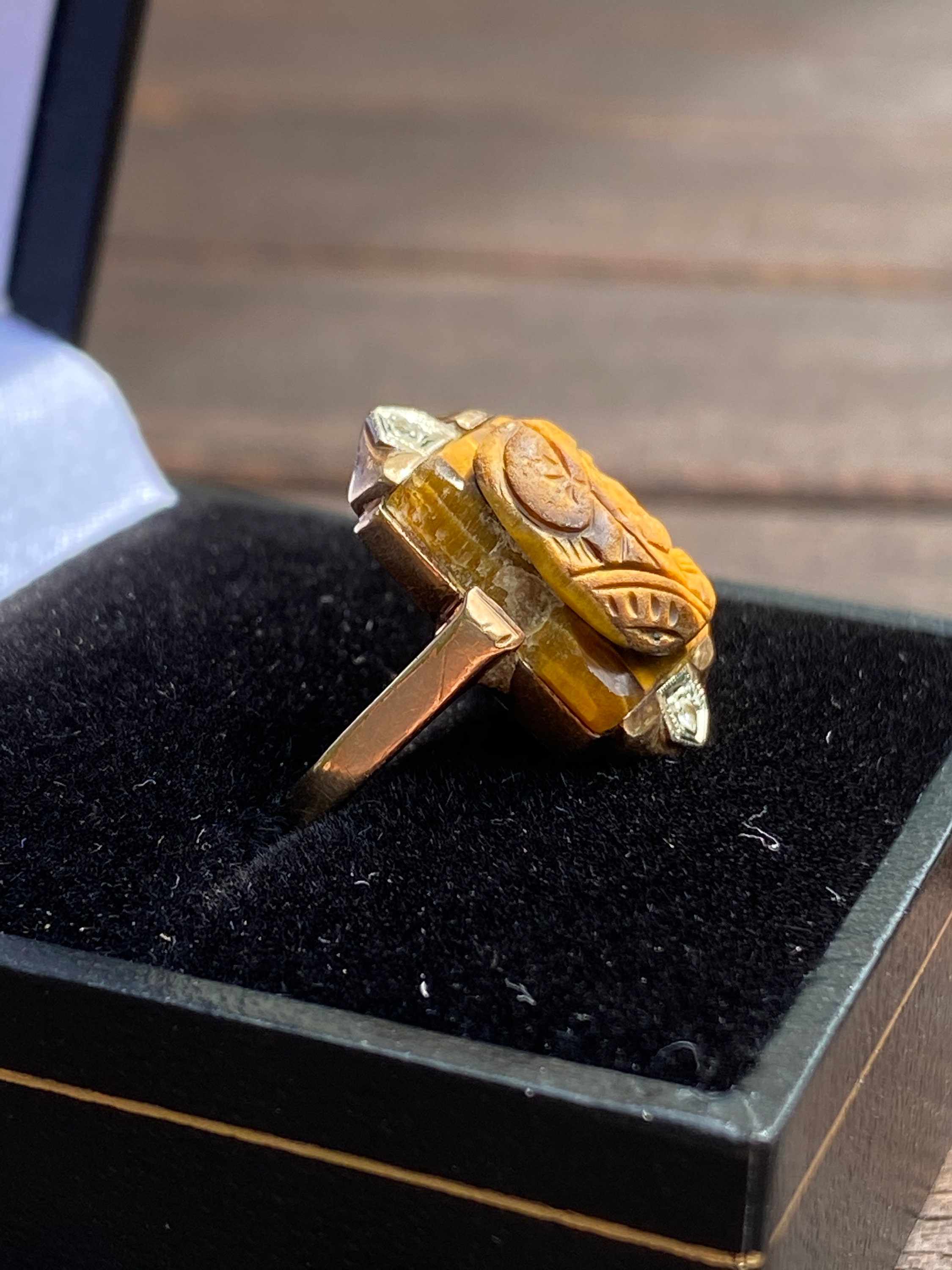 Carved Tigers Eye Art Deco 14k Yellow Gold Men's Cameo Carved Tigers Eye Art Deco 14k Yellow Gold Men's Cameo