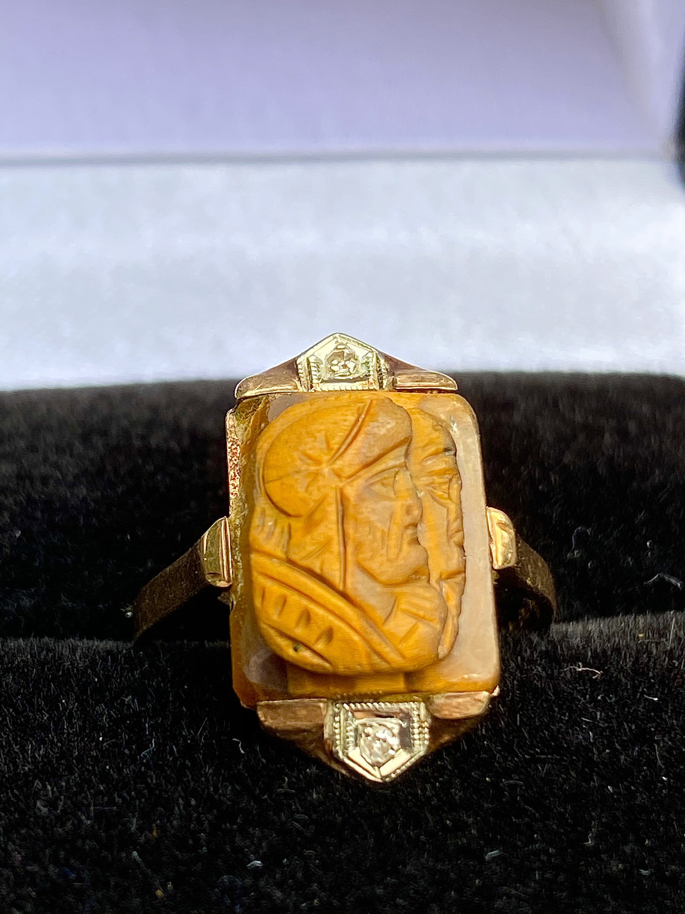 Carved Tigers Eye Art Deco 14k Yellow Gold Men's Cameo Carved Tigers Eye Art Deco 14k Yellow Gold Men's Cameo