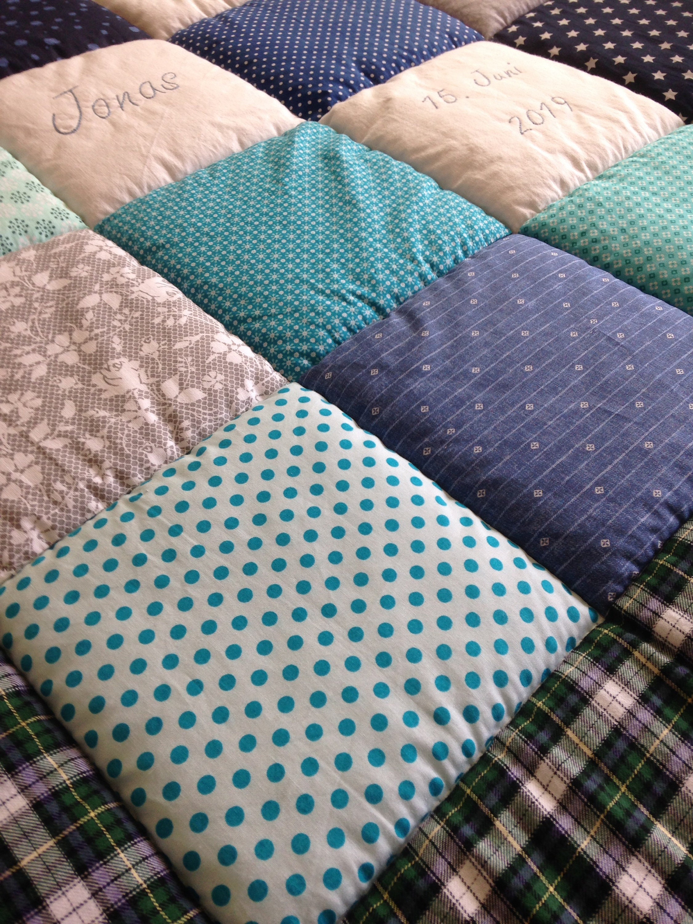 Krabbeldecke mit Namen, Babydecke, Krabbeldecke mit Namen Theo Patchworkdecke, personalisiert ...