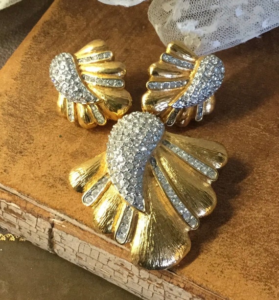 Signed Butler Rhinestone Gold Tone Demi Parure Brooch… - Gem