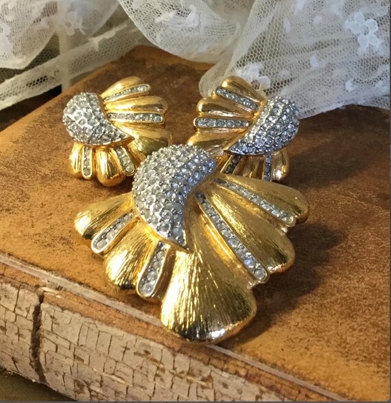 Signed Butler Rhinestone Gold Tone Demi Parure Brooch… - Gem