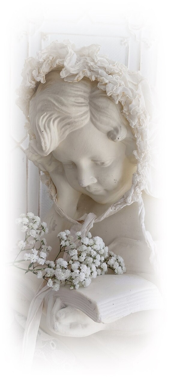 Antique coiffe hat with lots of lace and embroidery f… - Gem