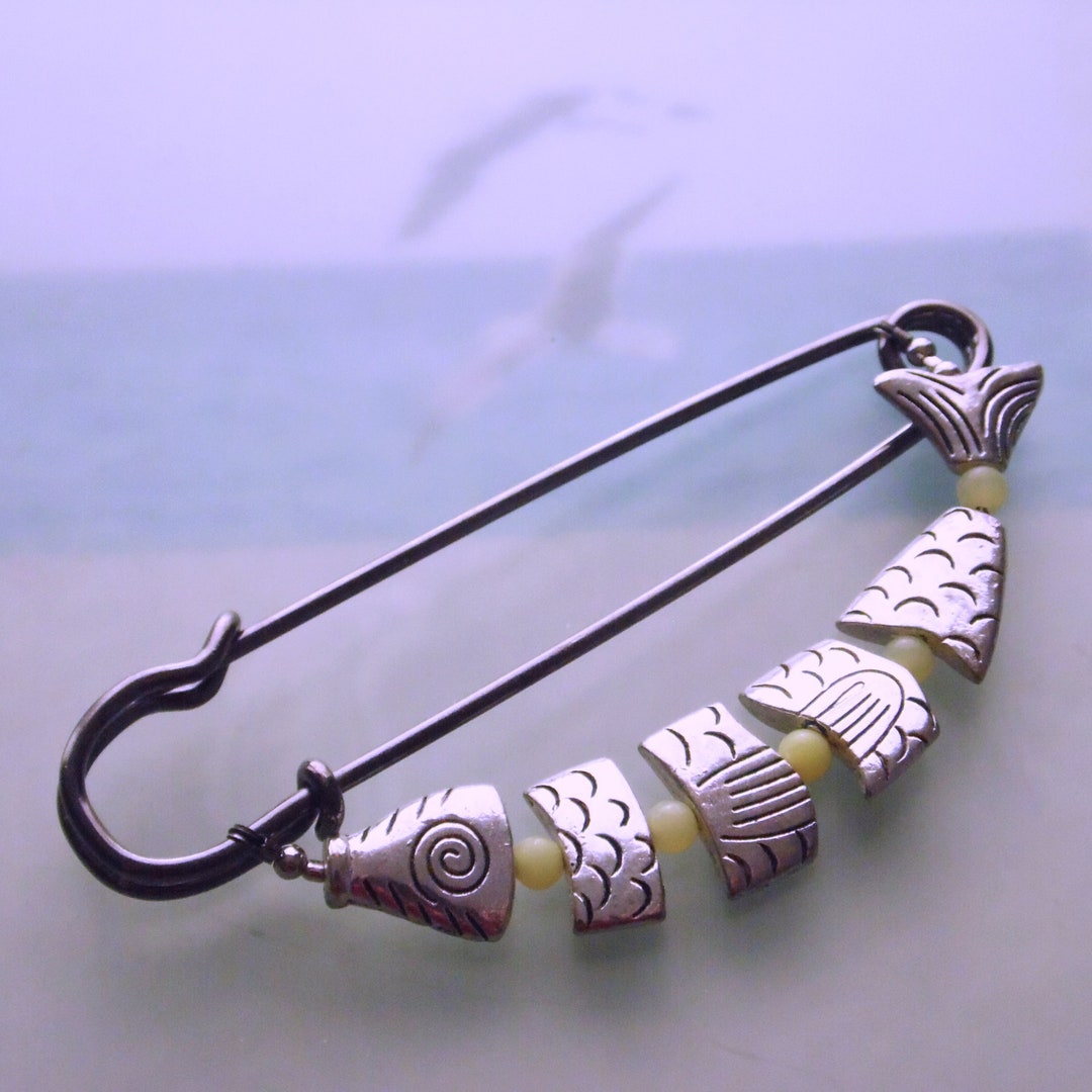 Large Shawl Pin Silver Fish - Kilt Pin With Link Fish and Jade or Blue ...