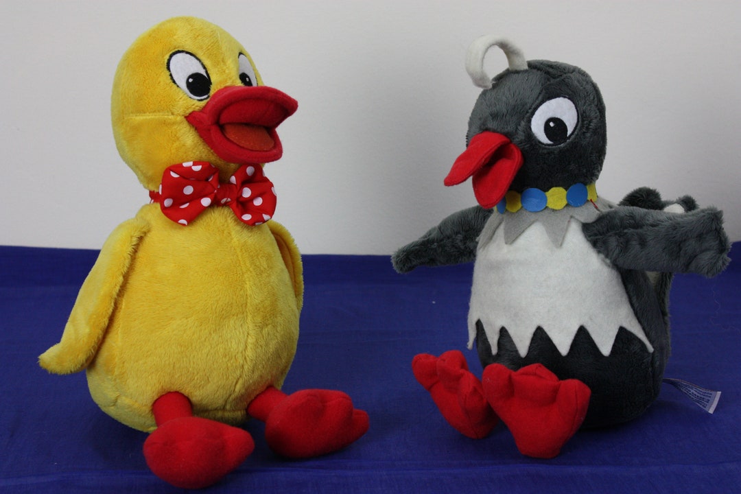 2 Stuffed Animals Schnatterinchen and Mrs. Magpie, Plush Toys, Toy ...