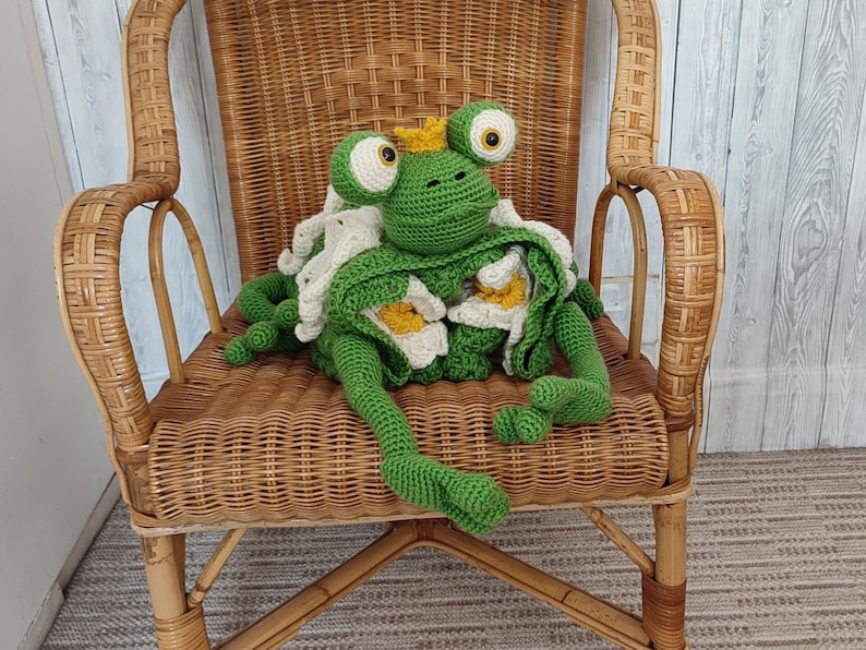 Crochet Frog Baby Blanket Pattern | 3in1 Folding Pram Toy (PDF Pattern ...