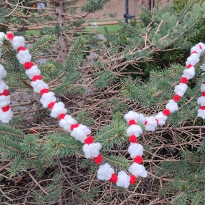Christmas Berry & Popcorn Garland Crochet Pattern | DIY Christmas Tree ...
