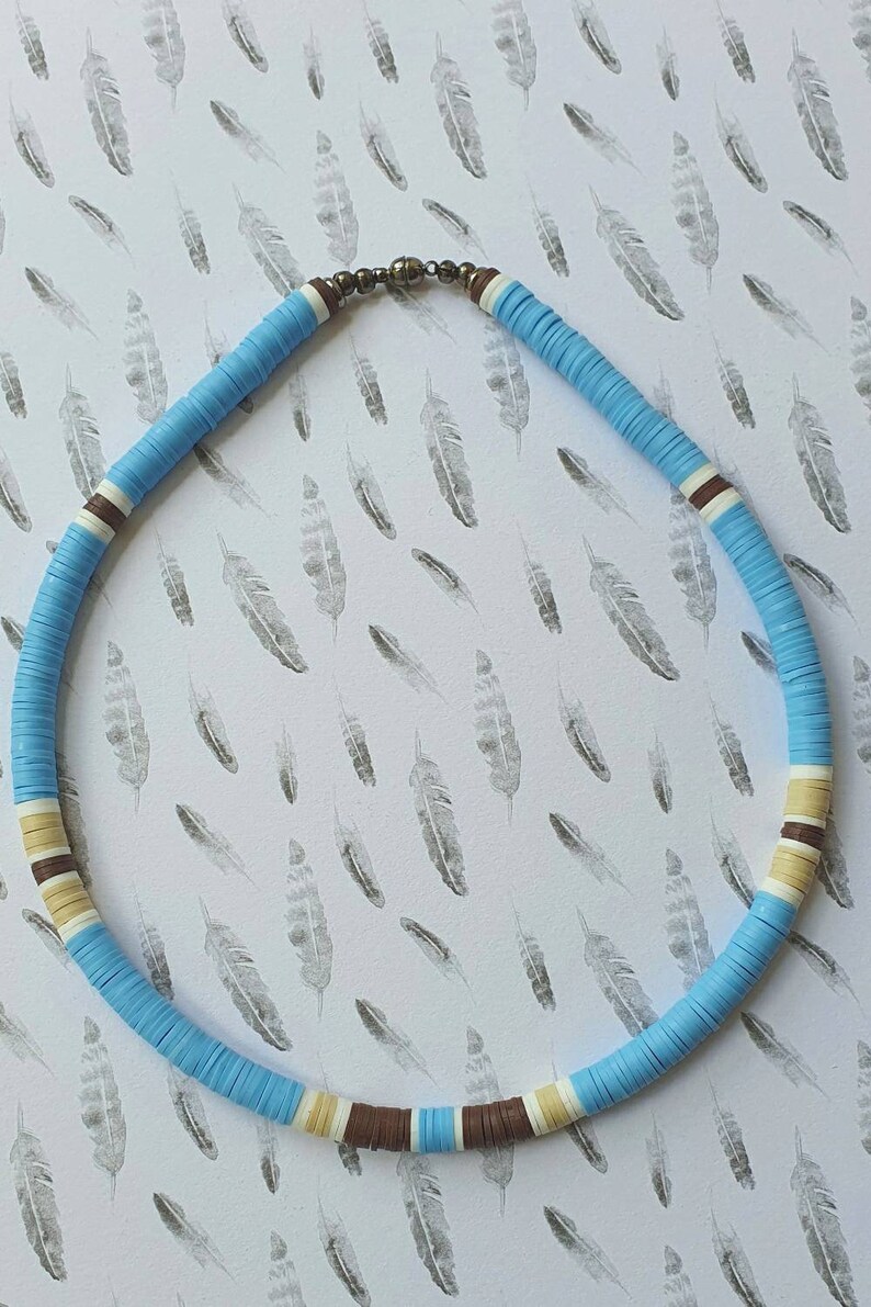 Collier heishi bleu. Collier de plage. Collier de surfeur. Ras | Etsy