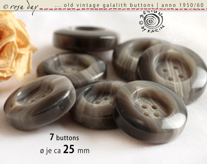 7 Large Old Four-hole Buttons Anno 1960 - Beige Grey Artificial Horn ...