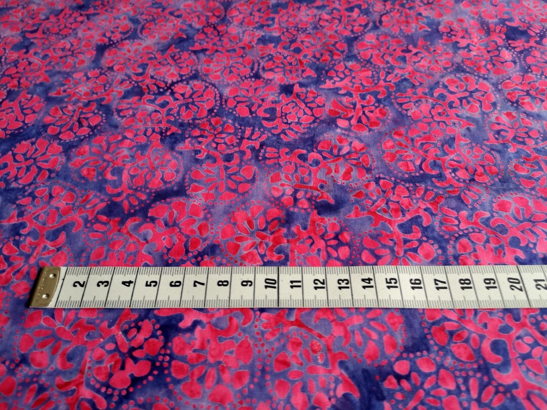 Patchworkstoff Confection Batiks Fabric: Carnation, Currant zum Nähen ...