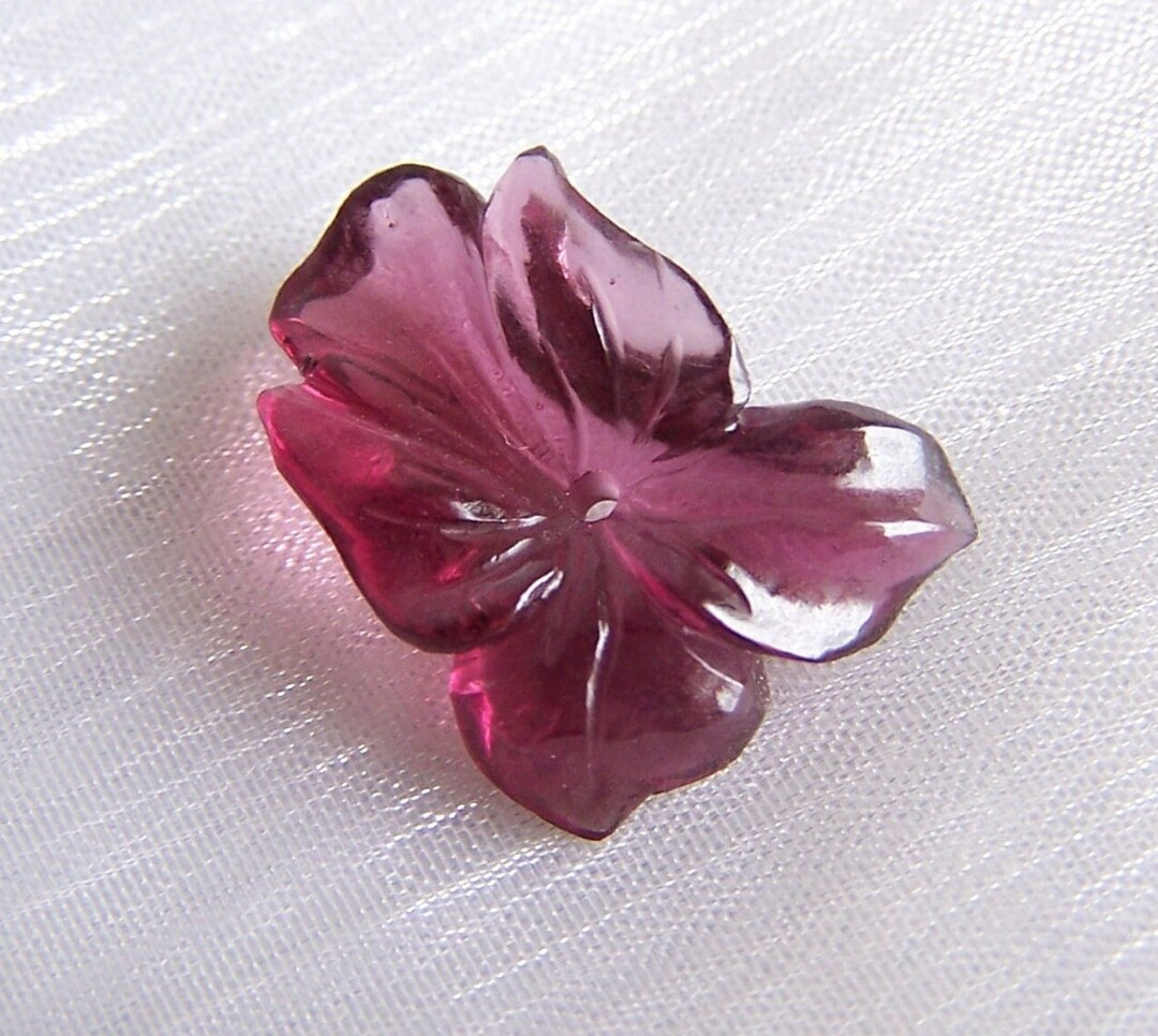 Rhodolite Violet, Engraved Flower, Carving, Red Gemstone Flower - Etsy