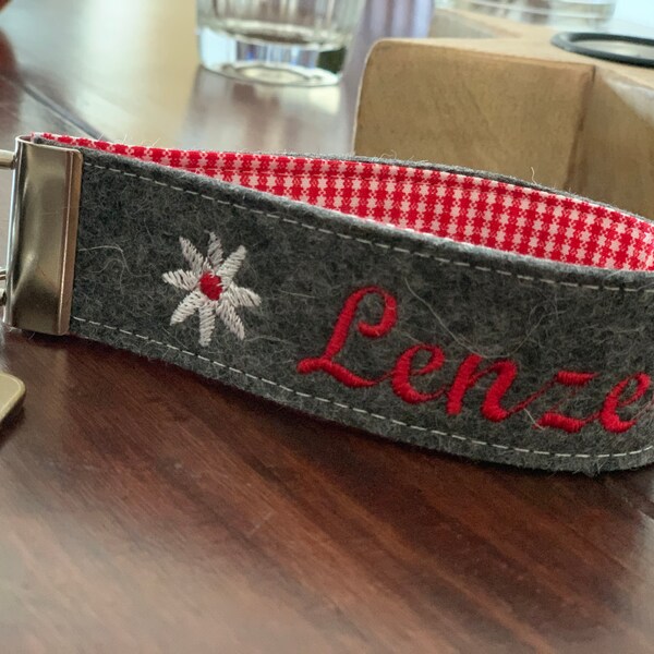 Felt Keychain - Etsy