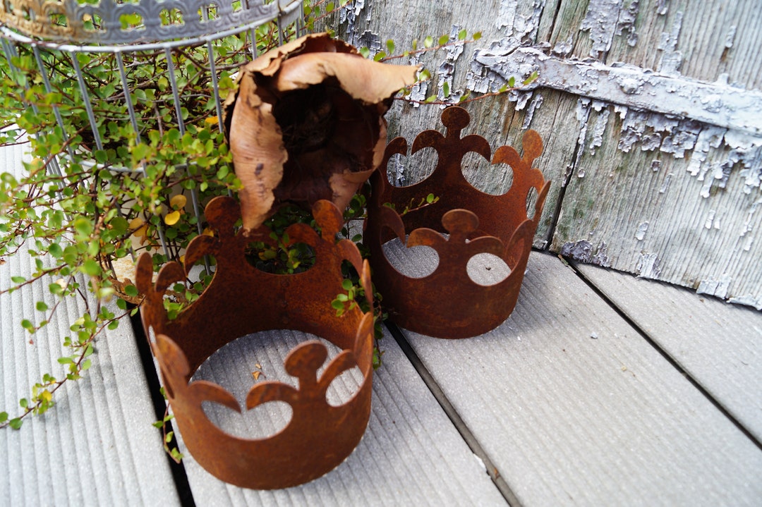 Rusty, Beautiful Crowns for Your Garden, Medium Size, Crowns Made of ...