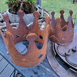 Rusty, Beautiful Crowns for Your Garden, Medium Size, Crowns Made of ...