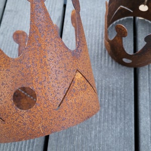Rusty, Beautiful Crowns for Your Garden, Medium Size, Crowns Made of ...