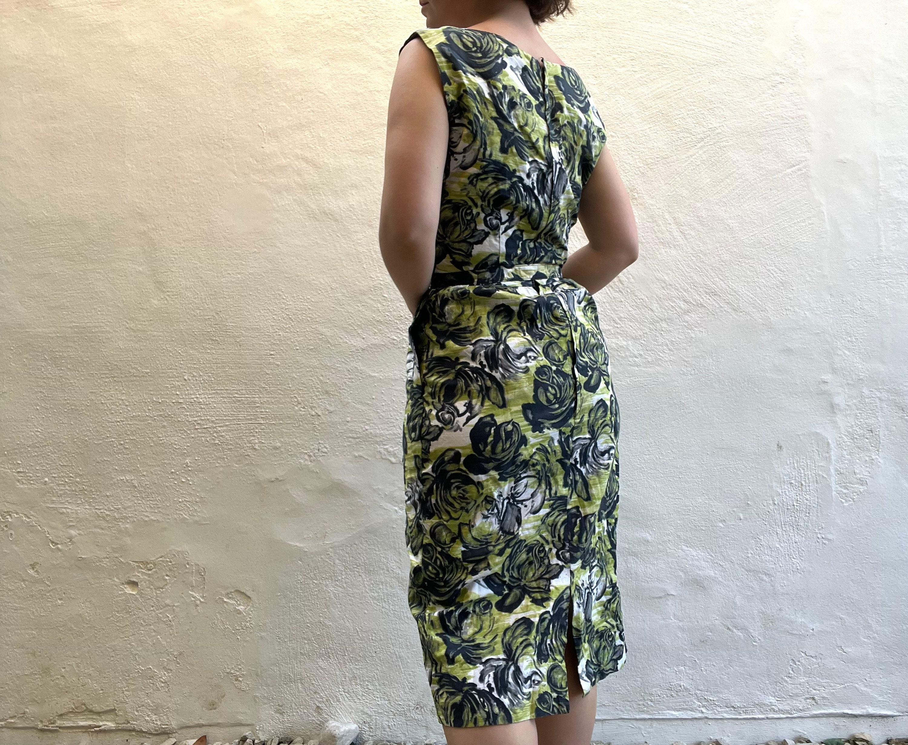 1950s Genuine Pin up Bombshell Figure Hugging Rose Print Wriggle Shift ...