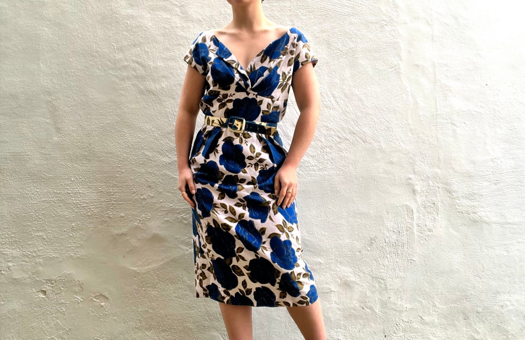 1950s Dress Size S // Genuine Pin up Blue Rose Bombshell Figure Hugging ...