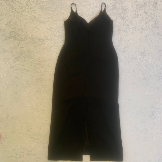 1990s fitted v neck spaghetti strap slip lbd midi dre… - Gem