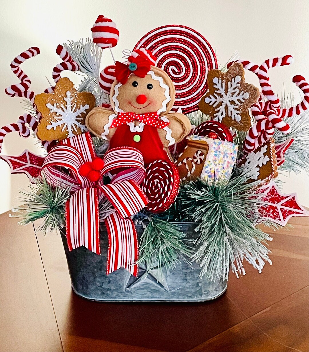 Gingerbread Centerpiece, Whimsical Christmas Table Arrangement, Red and ...