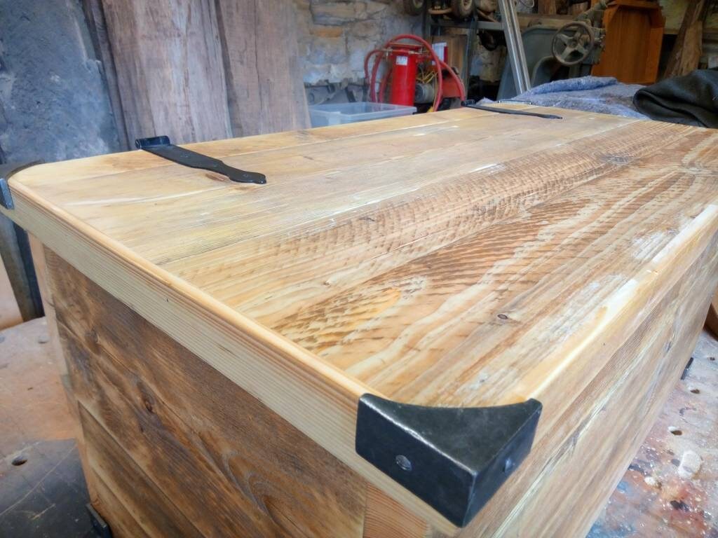 Trunk / Chest / Storage Box With Lid in a Rustic Style Using Reclaimed ...