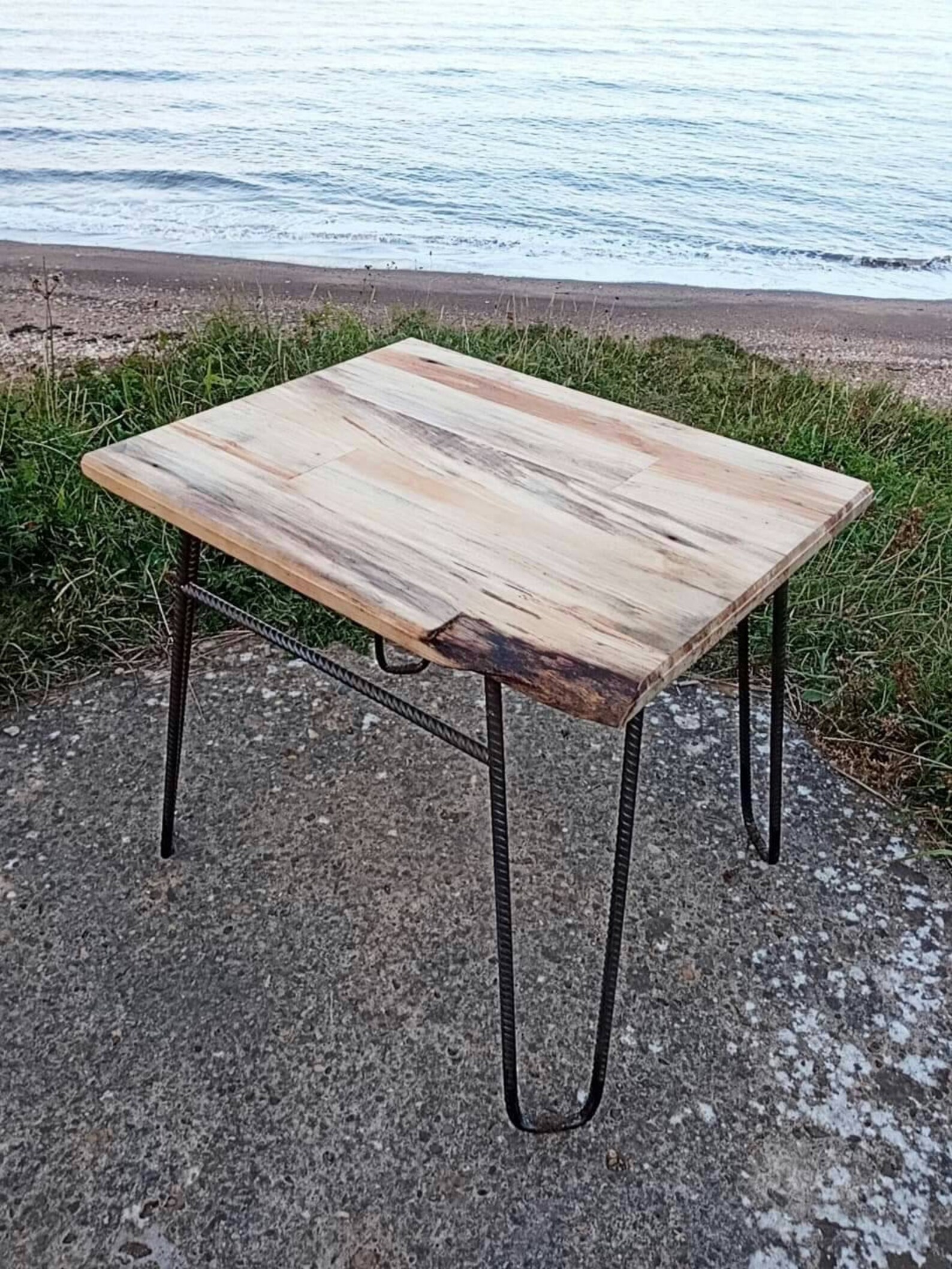 Rustic milled driftwood table with reclaimed rebar legs - Etsy 日本