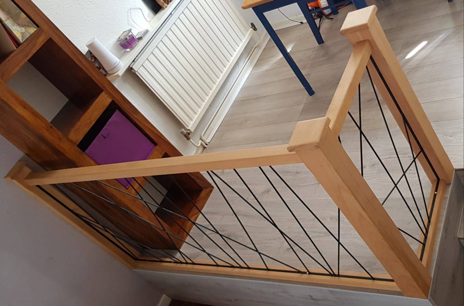Dividing Rail / Handrail With Interlinking Natural Effect Metal Rods ...