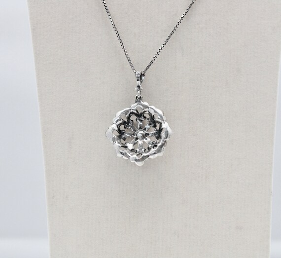 Vintage 835 silver filigree pendant with coral and ch… - Gem