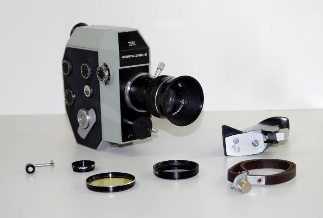Rare Vintage Quartz Movie Camera – Working Collectible – Retro Gift for ...