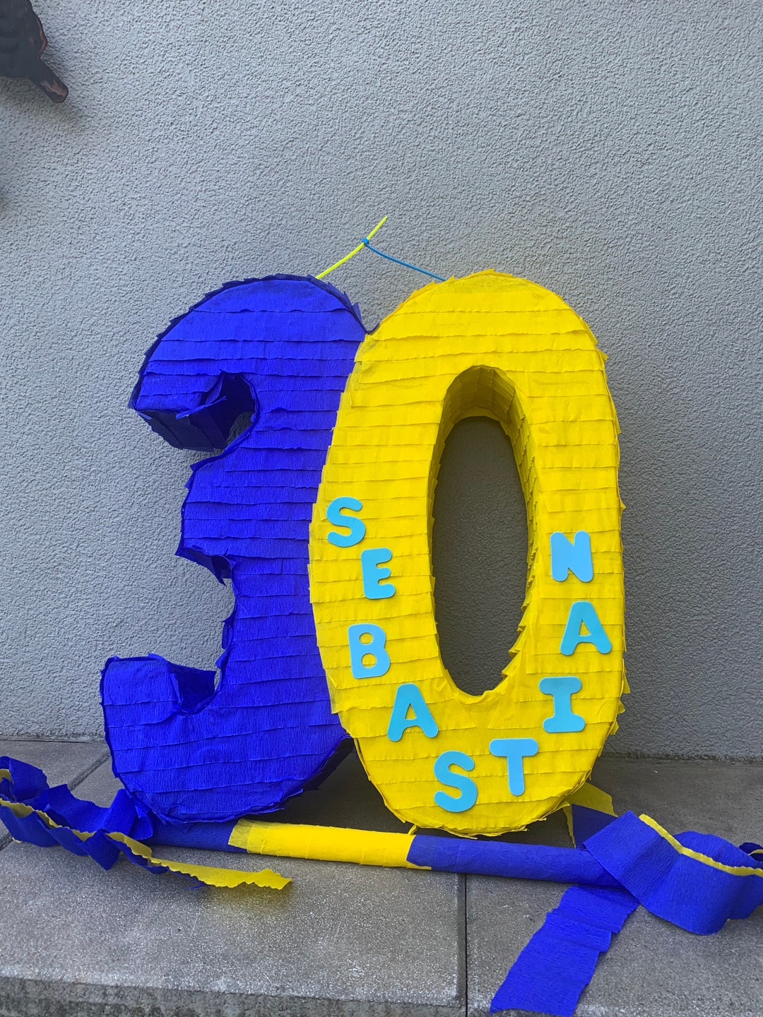 Piñata número 30 en azul amarillo impacto piñata regalo 30 cumpleaños ...