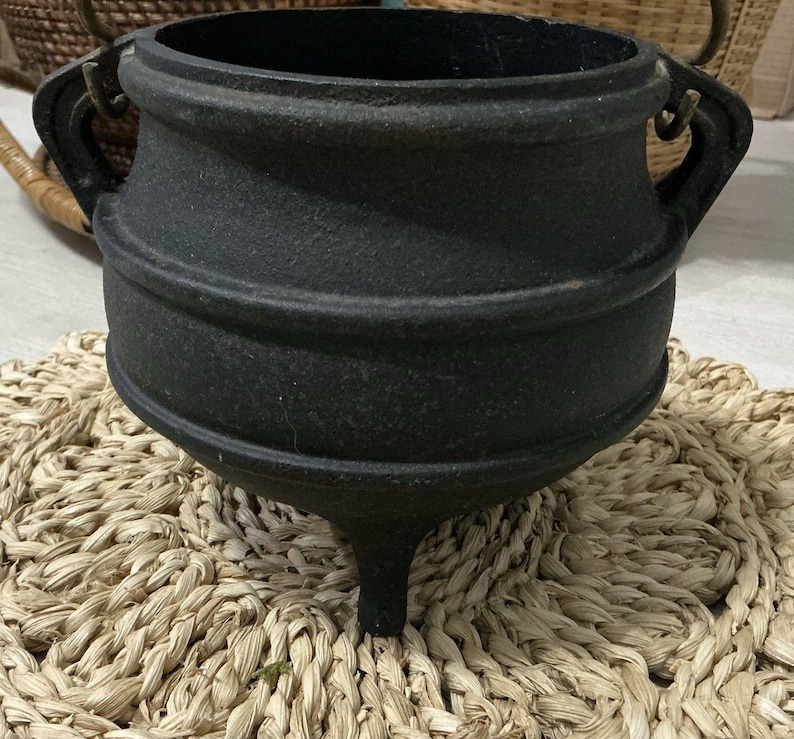 Antique Cast Iron Bean Pot Gypsy Kettle 3 Leg Pot 5.5in - Etsy