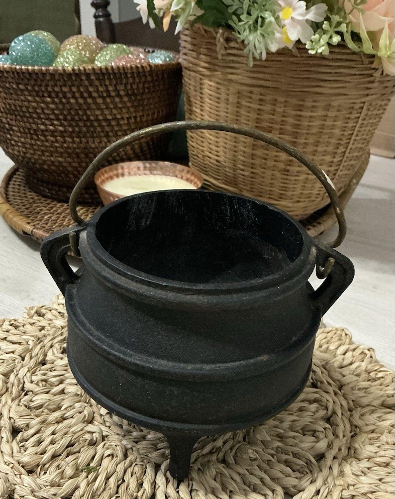 Antique Cast Iron Bean Pot Gypsy Kettle 3 Leg Pot 5.5in - Etsy