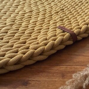 Chunky and Fluffy Crochet Round Rug, Handwoven Carpet With a Minimalist ...