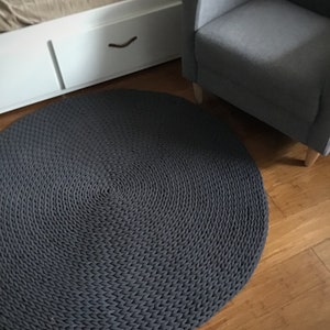 Chunky and Fluffy Crochet Round Rug, Handwoven Carpet With a Minimalist ...