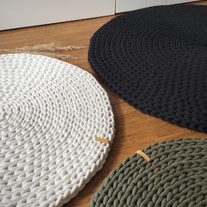 Chunky and Fluffy Crochet Round Rug, Handwoven Carpet With a Minimalist ...
