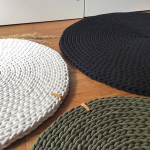 Chunky and Fluffy Crochet Round Rug, Handwoven Carpet With a Minimalist ...