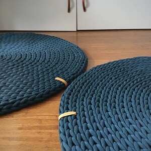 Chunky and Fluffy Crochet Round Rug, Handwoven Carpet With a Minimalist ...