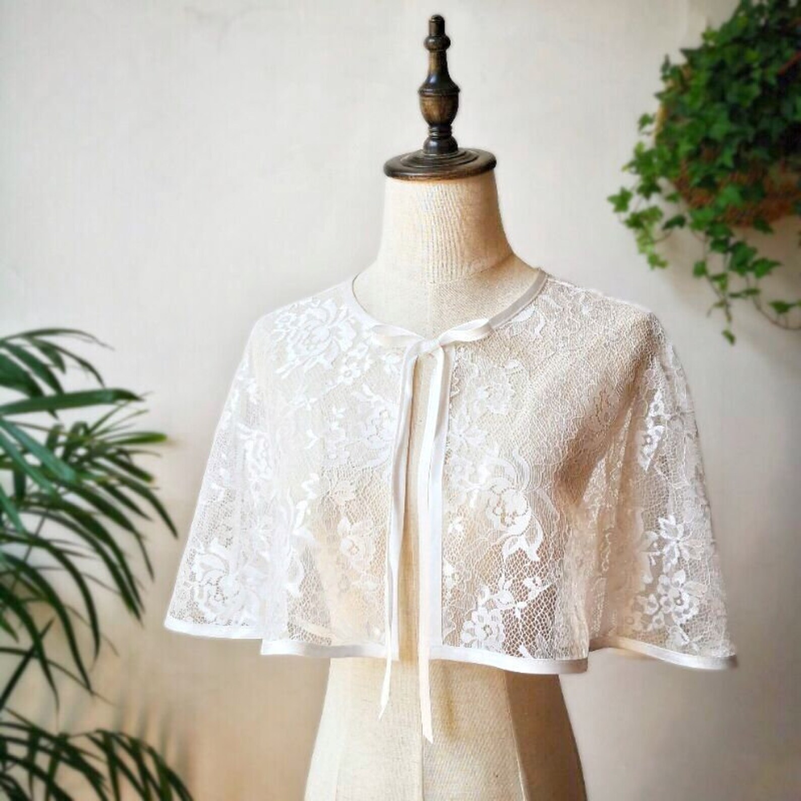 Black/ivory Bridal Capelet, Bridal Lace Cover Up, Wedding Dress Topper ...