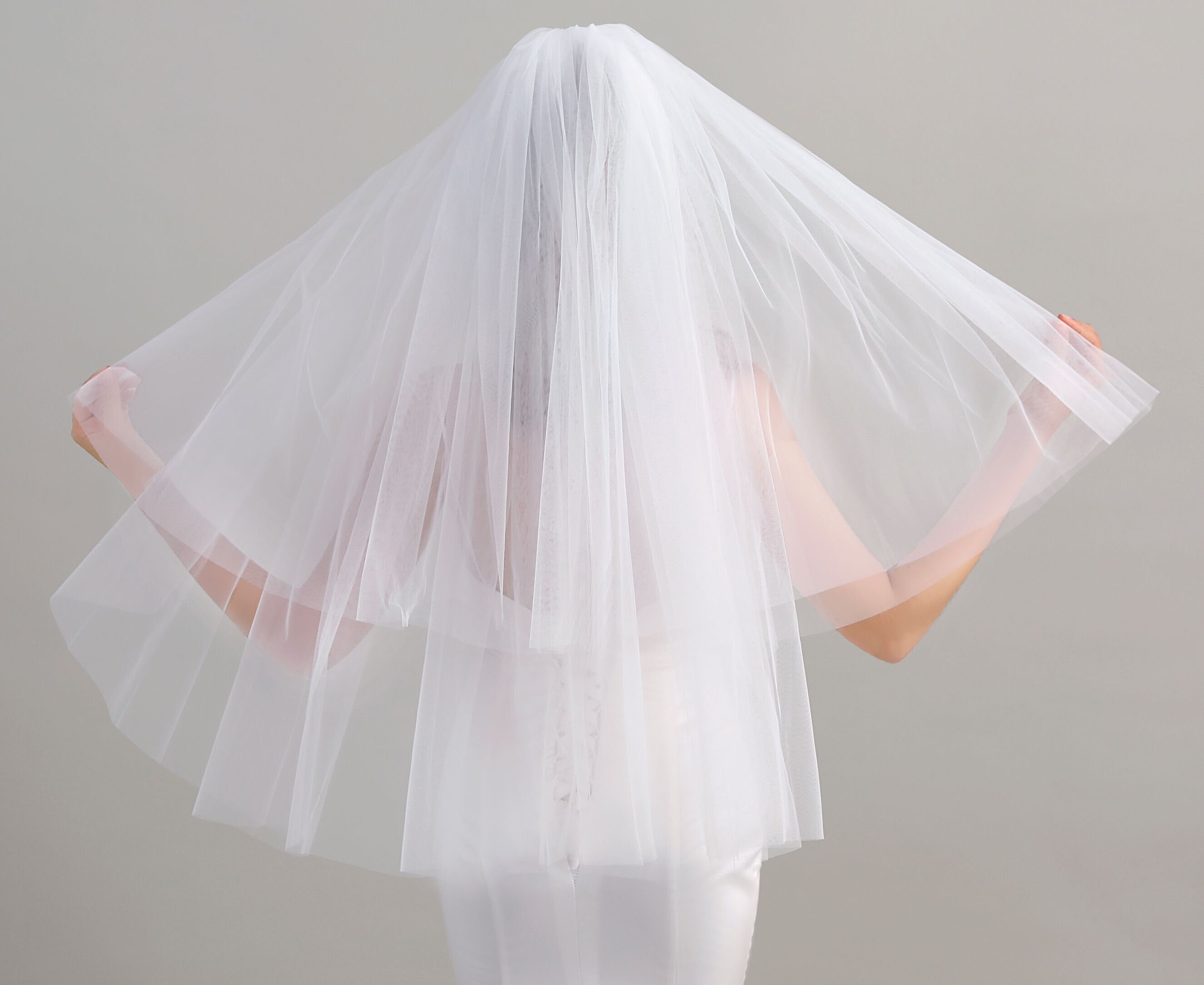 Two-tier Airy Elbow Veil With Raw Edge, Bridal Veil With Comb, Two ...