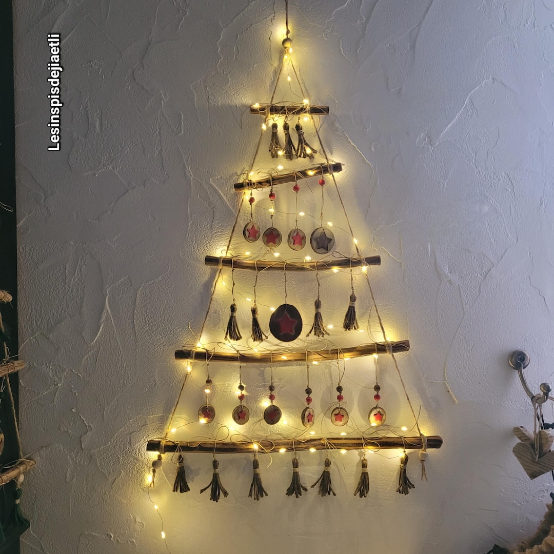 Wooden Wall Christmas Tree With 25 Natural Christmas Ornaments Made of ...